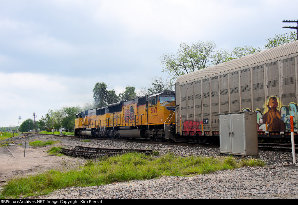 UP 5147 with X-Rated Graffiti